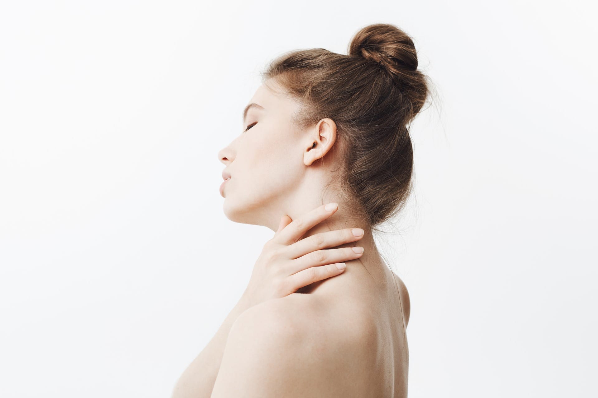 How to Reduce Neck Lines: Tips and Treatments for a Smoother Neck